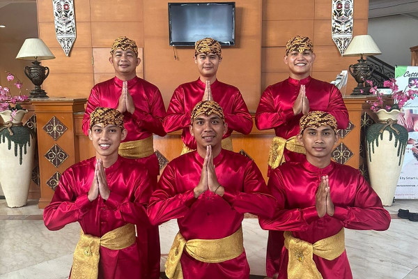 Pegawai Pria Lapas Kelas IIA Tenggarong Juara Lomba Tari di Stadion ...