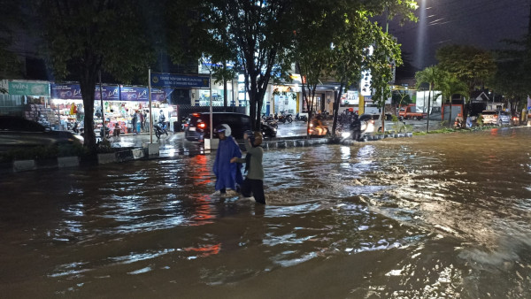 19 Titik di Samarinda Terendam Banjir Usai Diguyur Hujan Deras | Korankaltim.com