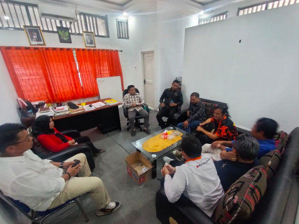 Aliansi Lintas Partai dan Ormas Tolak Hasil Penghitungan Suara di Paser ... Aliansi Lintas Partai dan Ormas Tolak Hasil Penghitungan Suara di Paser ...