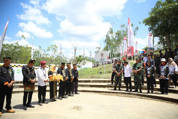 KSAD Jenderal TNI Maruli Terima Gelar Kaka Demong Agung Bela Negara di ...