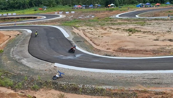 Yenni Eviliana Dorong Pemanfaatan Sirkuit Tanah Paser, Minta Balap Liar ...