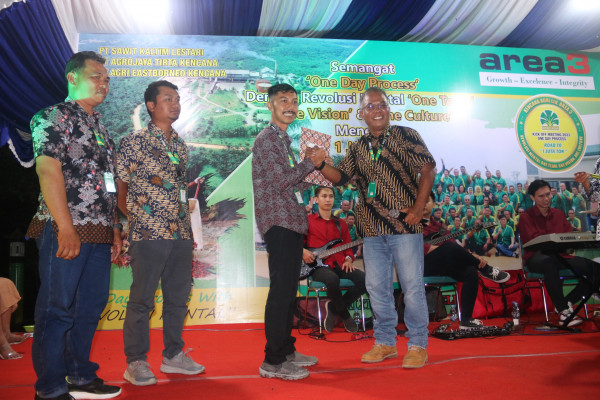 Kencana Agri Ltd Beri Penghargaan untuk 20 Karyawan Berprestasi ...