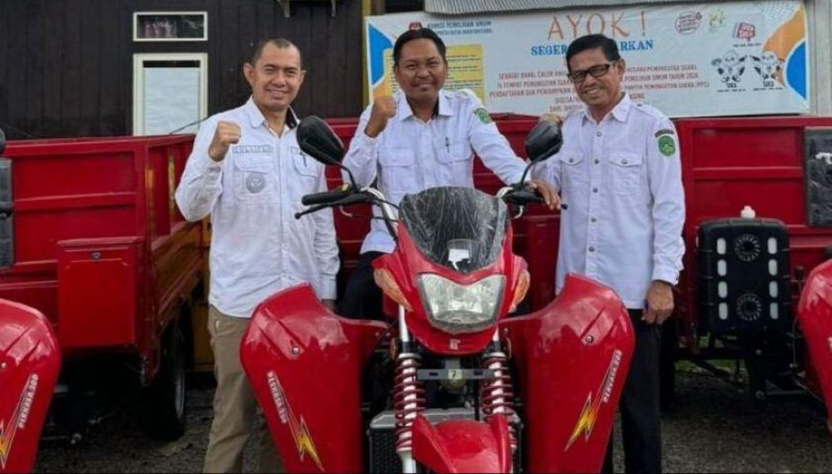 Pemerintah Kecamatan Kota Bangun Darat Dapat Bantuan 10 Unit Armada Pengangkut Sampah