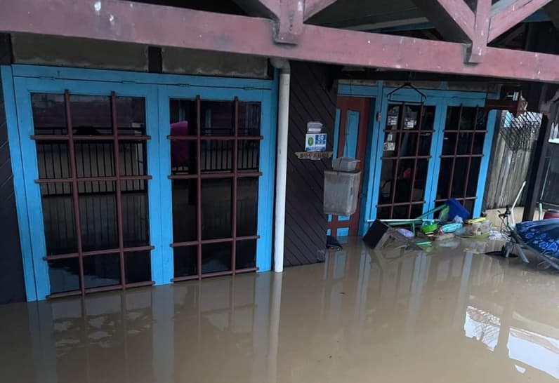 Banjir Merendam Sejumlah Wilayah di Kecamatan Loa Janan, BPBD dan Dinsos Buka Dapur Umum
