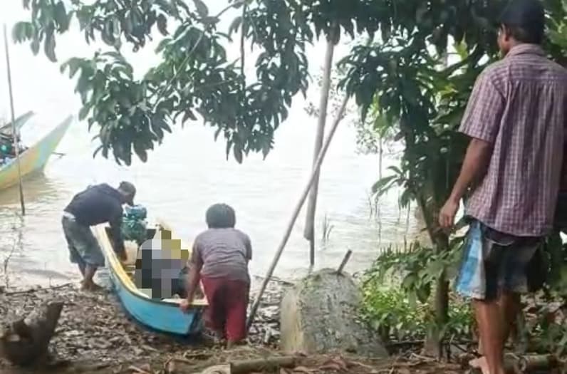 Insiden Perahu Tenggelam di Kampung Sukan, Istri Selamat Suami ...